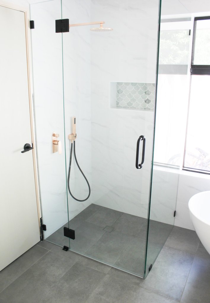 Pro’s and Con’s Of Hobless Showers – Small Bathroom Renovations Perth ...