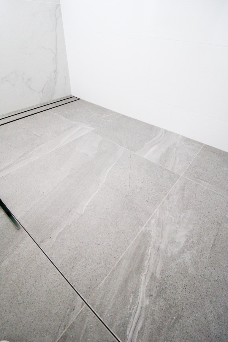 Pro’s and Con’s Of Hobless Showers – Small Bathroom Renovations Perth ...