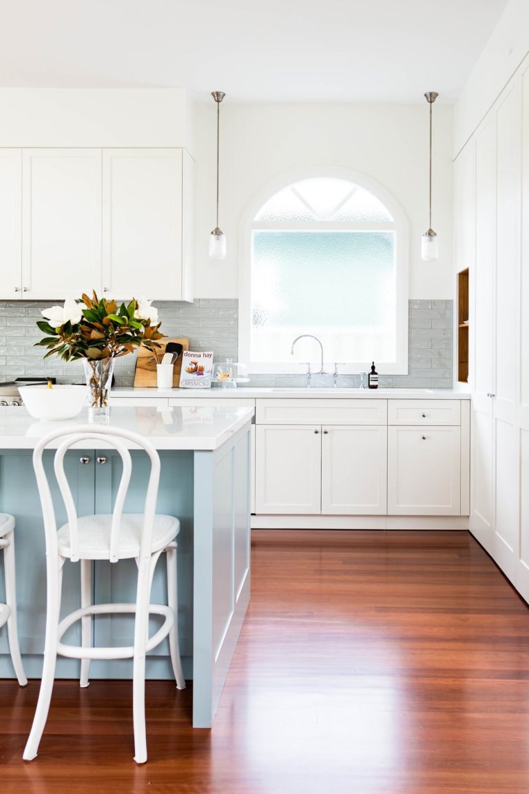 Easy To Follow Modern Hamptons Kitchen Guide – Small Bathroom ...